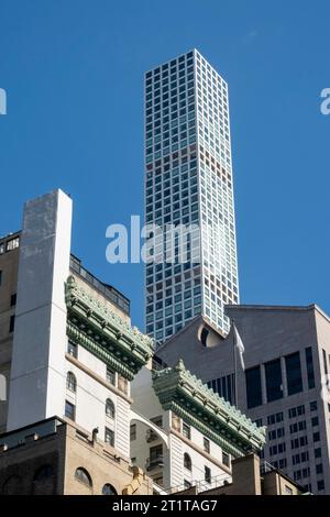 Les gratte-ciel de Midtown Manhattan sont éclipsés, par 432 Park Avenue ...