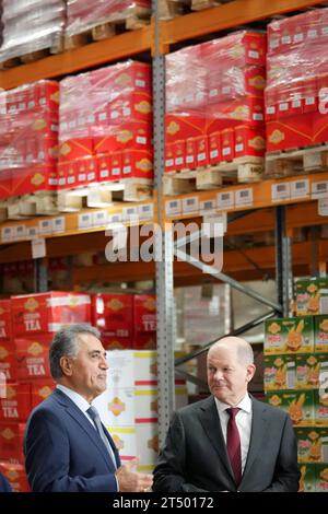 Bundeskanzler besucht den Lebensmittelhersteller Suntat Europe GmbH ...