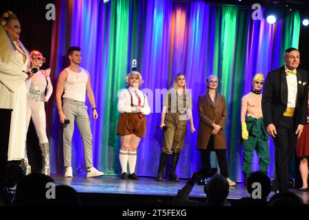 Nicht der Reihenfolge Markus Laymann modérateur Zauberer Samantha ...