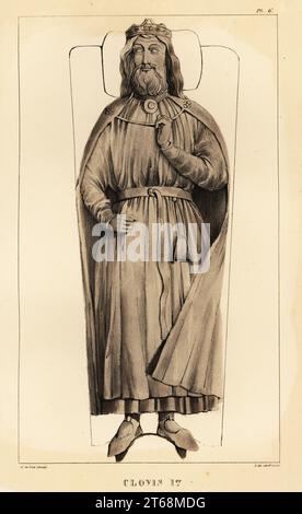 Saint Clovis, le premier roi des Francs, statue sur le portail de la ...