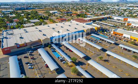 Walmart super marché et parking, super mercado Walmart Solidaridad y ...