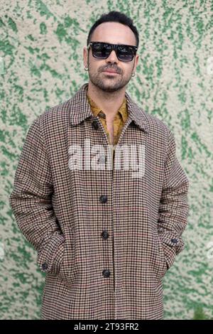 L'acteur Fernando Barona pose une séance de portrait lors de la ...