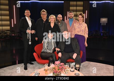 Jazzmusiker till Brönner, l-r, Komikerin Ilka Bessin, Moderatorin Susan ...