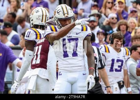 25 novembre 2023 : Chris Hilton Jr. (17) de LSU signale une première ...