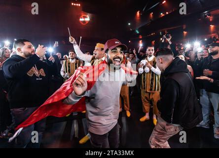 AMSTERDAM - audience lors de l'acte de soutien à AFAS Live pour Dystinct, le premier artiste ...