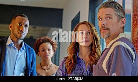 Julia Roberts (à gauche) et Myha'la Herrold assistent à une projection ...