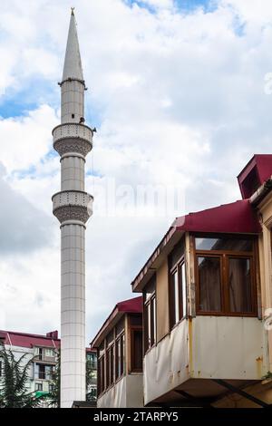 Voyage en Géorgie - mosquée Orta Djamé dans la ville de Batoumi le jour ...
