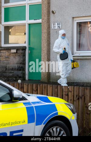 30 novembre 2023. Elgin, Moray, Écosse. Voici des officiers de police ...