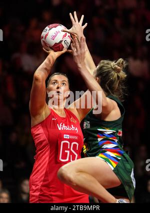 Eleanor Cardwell (à gauche) de l'Angleterre lors du match Vitality ...
