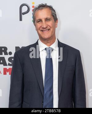 Randy Zisk assiste à la première de MR. Monk's Last case : a Monk Movie ...