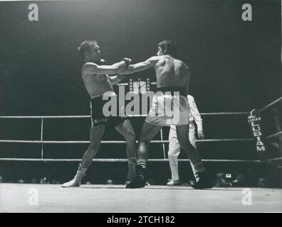 Madrid, 04/29/1971. Dans le Palais des Sports. Le titre mondial de boxe ...