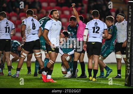 Vaea Fifita de Scarlets fait un essai lors du match de la European ...