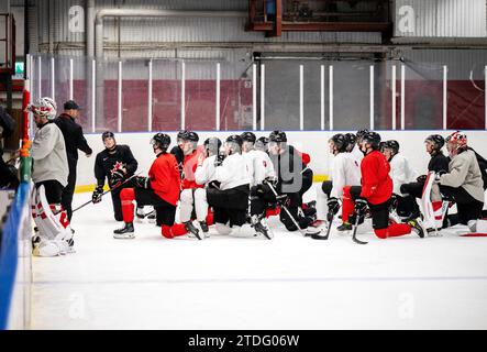 Alan Letang, capitaine de l'équipe nationale, avec sa pipe dans la ...