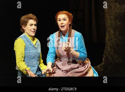 Anna Stephany (Hansel) dans HANSEL ET GRETEL au Royal Opera, Covent ...