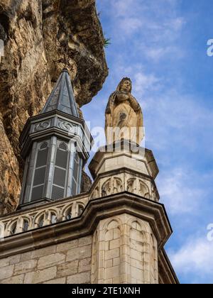 Rocamadour, France - 13 octobre 2023 : Statue de Madone noire - Sainte ...
