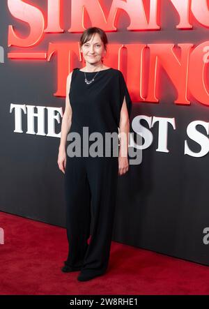 Miriam Buether assiste à la première mondiale « Stranger Things : The ...