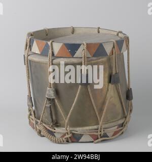 Tambour, 1800 - avant 1865 instrument de musique. instrument à ...