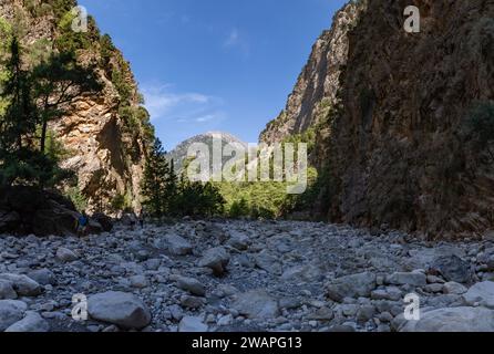 Une image du paysage classique de Samaria gorge, avec des rochers au ...