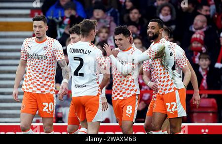 Albie Morgan de Blackpool célèbre avoir marqué le deuxième but de leur ...