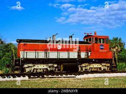 CAP CANAVERAL, Floride. – Une locomotive de chemin de fer de la NASA au ...