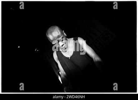 Matty Hanson (alias MC Fusion) du groupe de hip-hop Credit to the ...