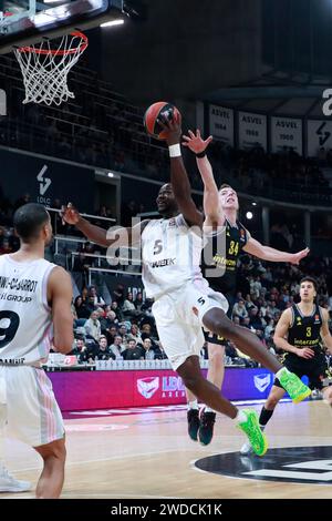 Charles KAHUDI de Lyon pendant le match Euroligue de Turkish Airlines ...
