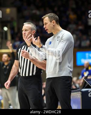 20 janvier 2024 : Jon Scheyer est l'entraîneur-chef de basket-ball de l ...
