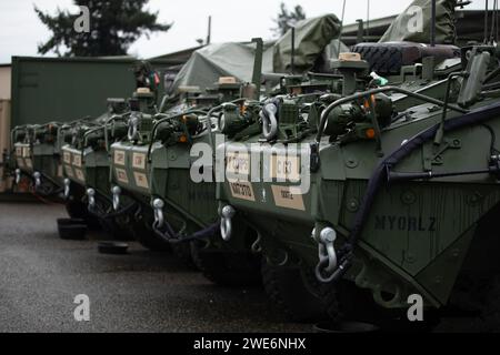 M1255 CVV Strykers attendent des vérifications et des travaux de maintenance quotidiens à la ...