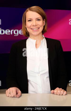 Helene Bubrowski in der ARD-Talkshow maischberger im Studio Berlin ...