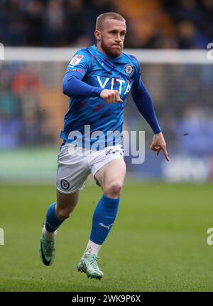 Connor Lemonheigh-Evans #7 du comté de Stockport en tête de la balle ...