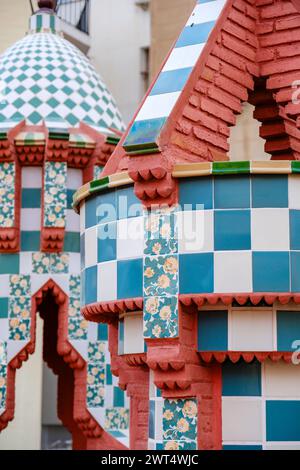 Mosaïque extérieure Casa Vicens,, carrelage extérieur, bâtiment d ...