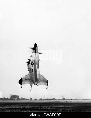 Le Convair XFY-1 était un avion expérimental VTOL (vertical Take-Off ...