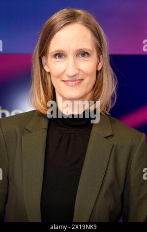 Kristin Helberg in der ARD-Talkshow maischberger im Studio Berlin ...