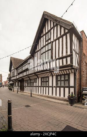 Greyfriars Worcester, une élève de 1 à colombages médiéval classé ...