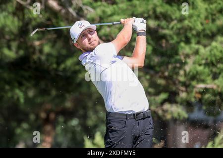 22 juin 2024 : Alistair Docherty a tiré son tee sur le 11e trou lors de ...