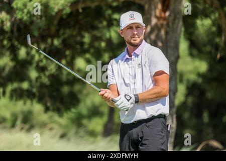 22 juin 2024 : Alistair Docherty a tiré son tee sur le 11e trou lors de ...