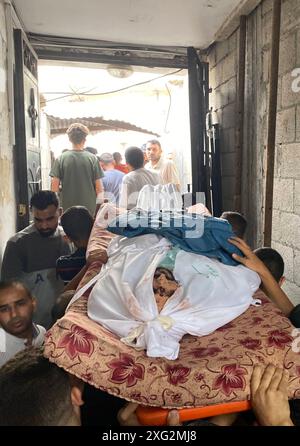 Les journalistes palestiniens Saadi Modukh et Adeeb Sukkar auraient été ...