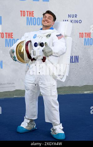 Johny Münster BEI der Premiere des Kinoflims from the World of John ...