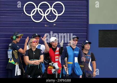 Amber Rutter de Grande-Bretagne (à gauche) après avoir terminé deuxième ...