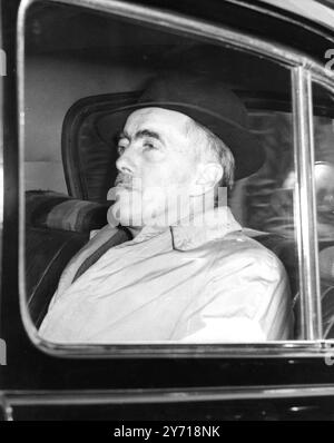 John Christie avec sa femme Ethel. John Reginald Halliday Christie (8 ...