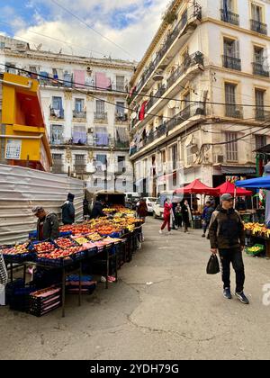 ALGER, ALGÉRIE - 5 MAI 2024 : paysage urbain de la ville d'Alger ...