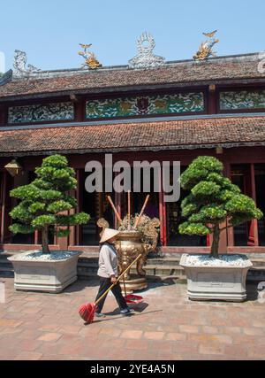 Le Temple Ngoc Son, le Temple de la montagne de Jade, le lac Hoan Kiem ...