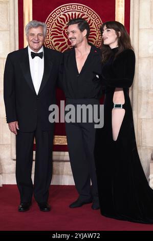 Pedro Pascal mit Vater Jose Balmaceda Riera und Schwester Lux Pascal ...