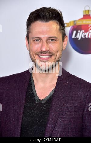 Jake Helgren beim it s A Wonderful Lifetime 2024 Holiday Event im E.P ...