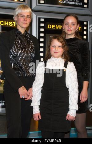 Helene Bukowski BEI der Premiere des Kinofilms Milchzähne im Kino in ...