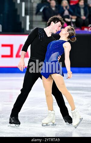 Julia QUATTROCCHI & Simon DESMARAIS (CAN), à Kiss & Cry, pendant Junior ...