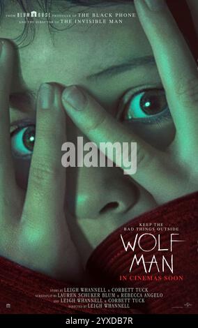 JULIA GARNER et MATILDA FIRTH dans WOLF MAN (2025), réalisé par LEIGH ...