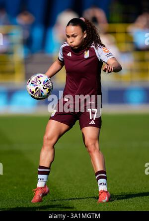 Ebony Salmon d'Aston Villa lors du match de quart de finale de la FA ...