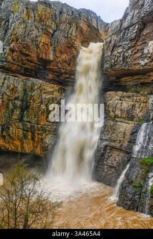 Cascada de la Cimbarra, une superbe cascade en Espagne, cascades sur ...