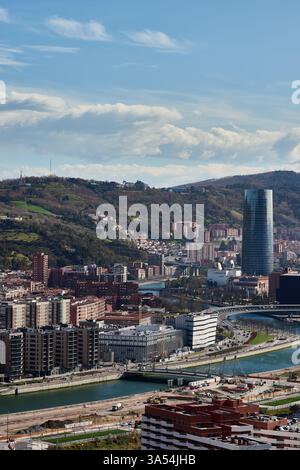 03-07-2025, Bilbao, vue verticale de Bilbao, pays Basque Photo Stock ...
